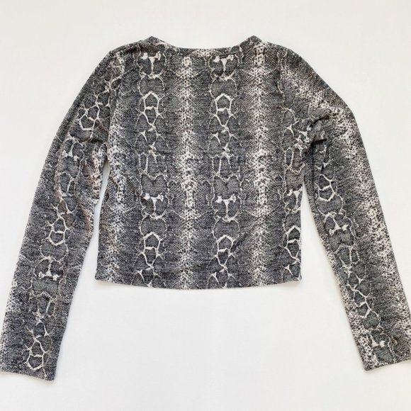 Zara | Sweaters | Zara Soft Touch Snakeskin Print Crop Sweater L | Poshmark